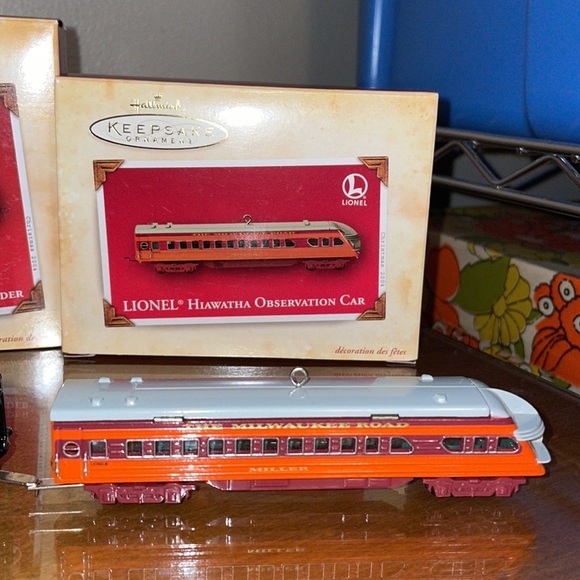 Hallmark | Holiday | Hallmark Lionel 939 Hiawatha Steam Locomotive ...